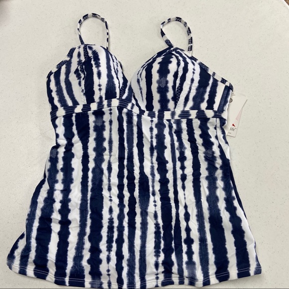 Athleta | Swim | Athleta Wave Break Molded Cup Tankini Swim Top Nwt ...